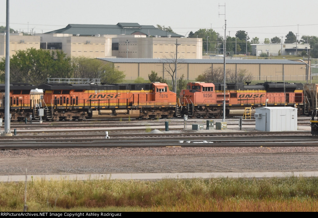 BNSF 7876